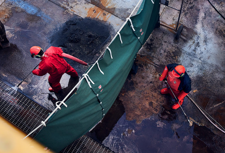 TST Sweden – Water Jet Protection for Operators & Workplaces