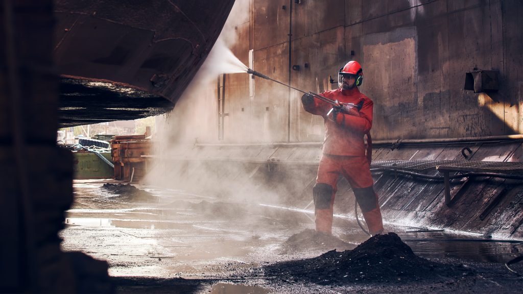 10/28 – Water Jet PPE for Operator Safety, Up to 2800 Bar