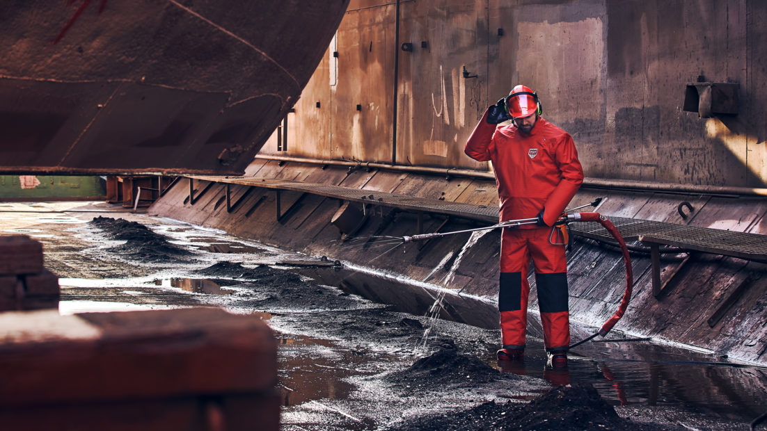 10/28 – Water Jet PPE for Operator Safety, Up to 2800 Bar